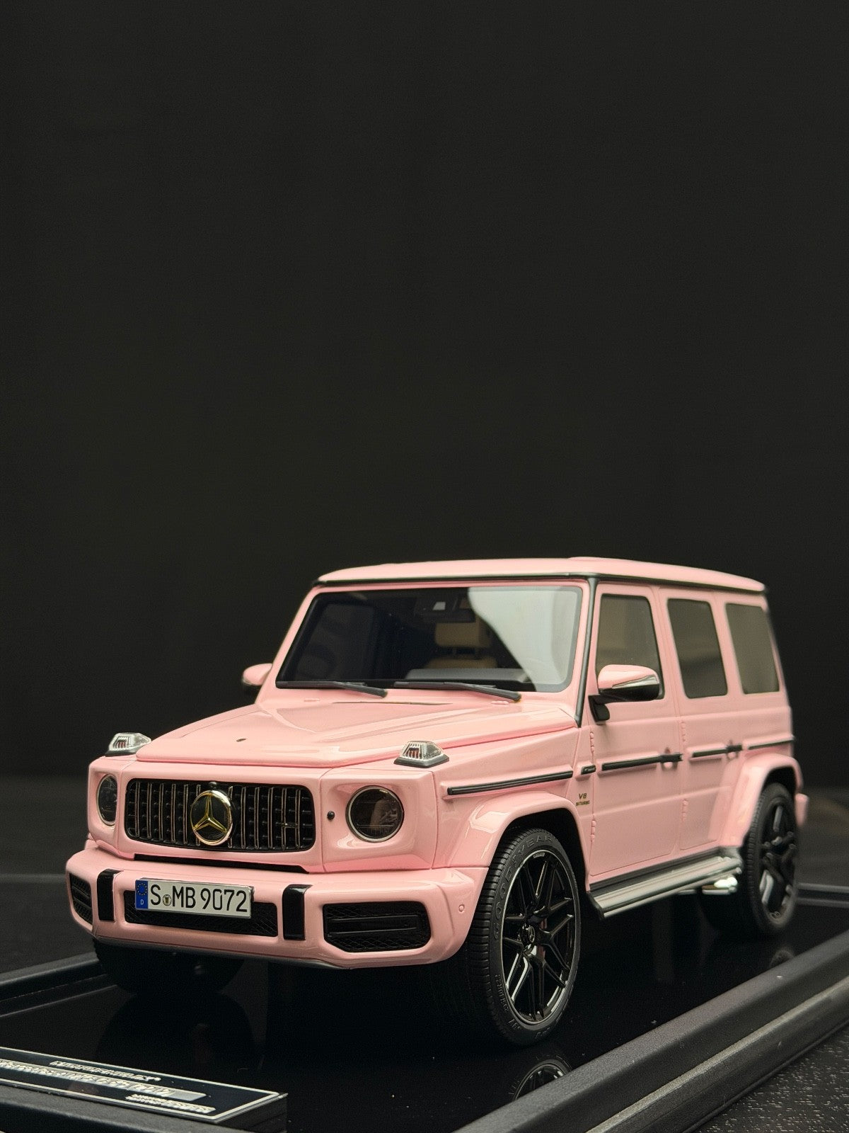 Mercedes-AMG G63 (Pink) [Motorhelix] 1/18 scale – Collectors Cartel