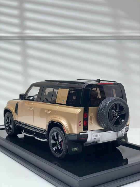 Land Rover Defender (Bronze) [OEM EXCLUSIVE] 1:18 scale – Collectors Cartel