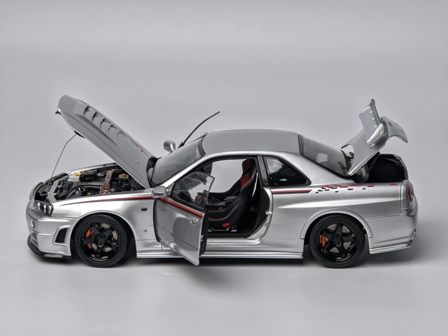 Nissan Skyline GT-R R34 (Silver) [Motorhelix] 1:18 scale - Diecast ...