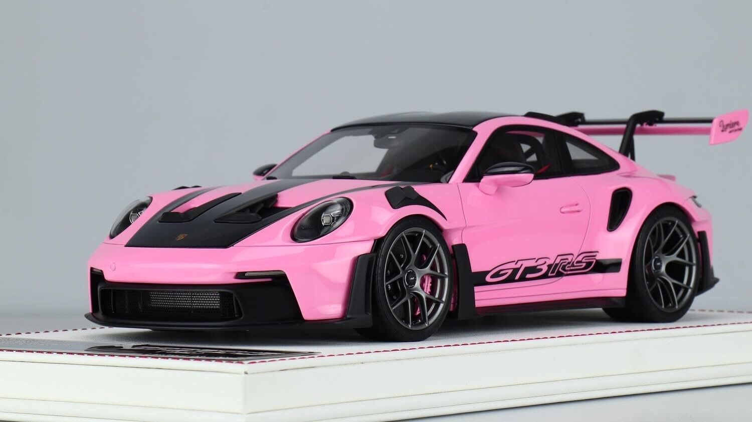 Porsche 911 GT3RS (Gloss Pink) [Davis & Giovanni] 1/18 scale ...