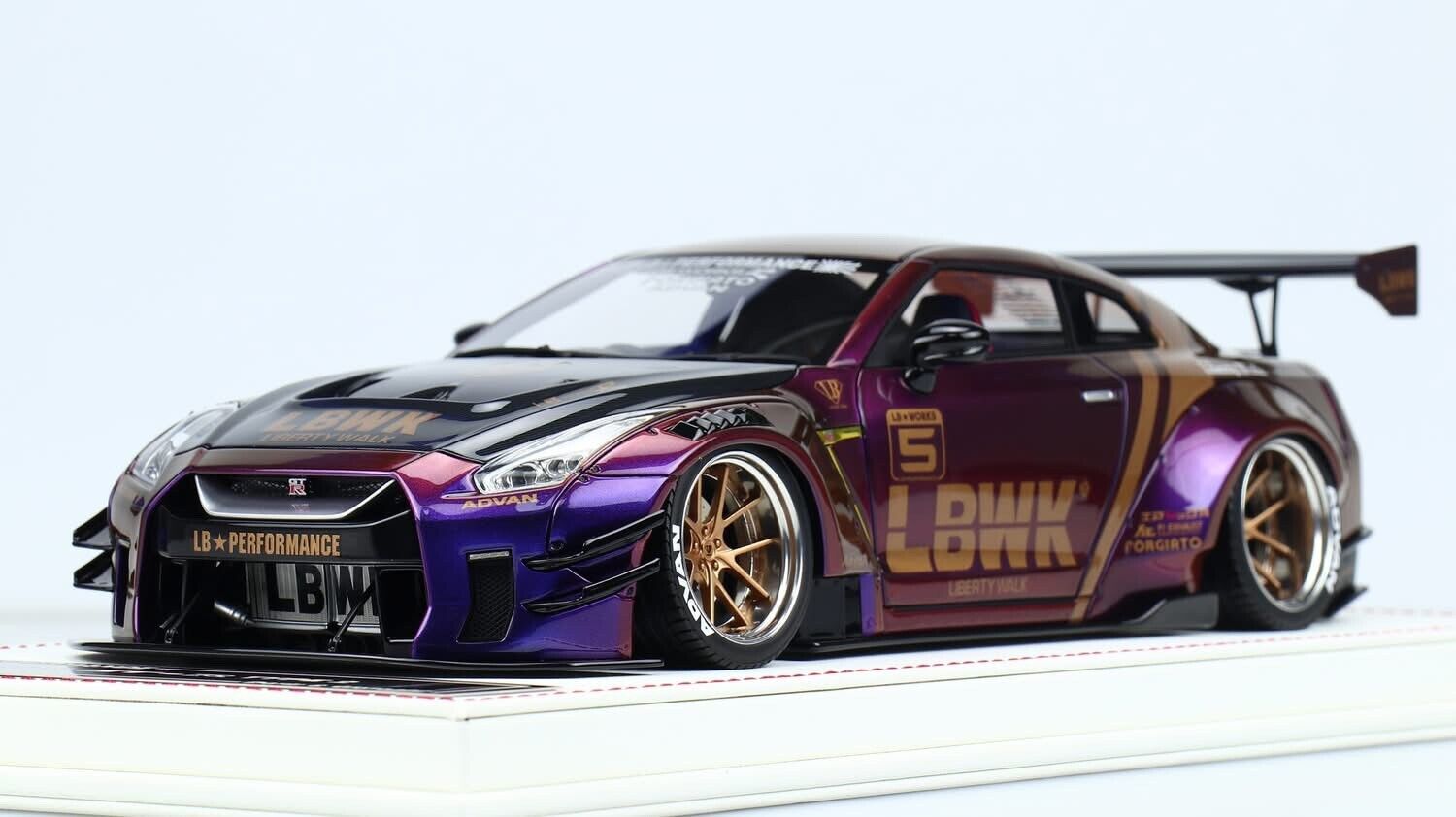 Nissan R35 GTR Type 2 LBWK (Chameleon Purple) [Davis & Giovanni] 1/18 ...