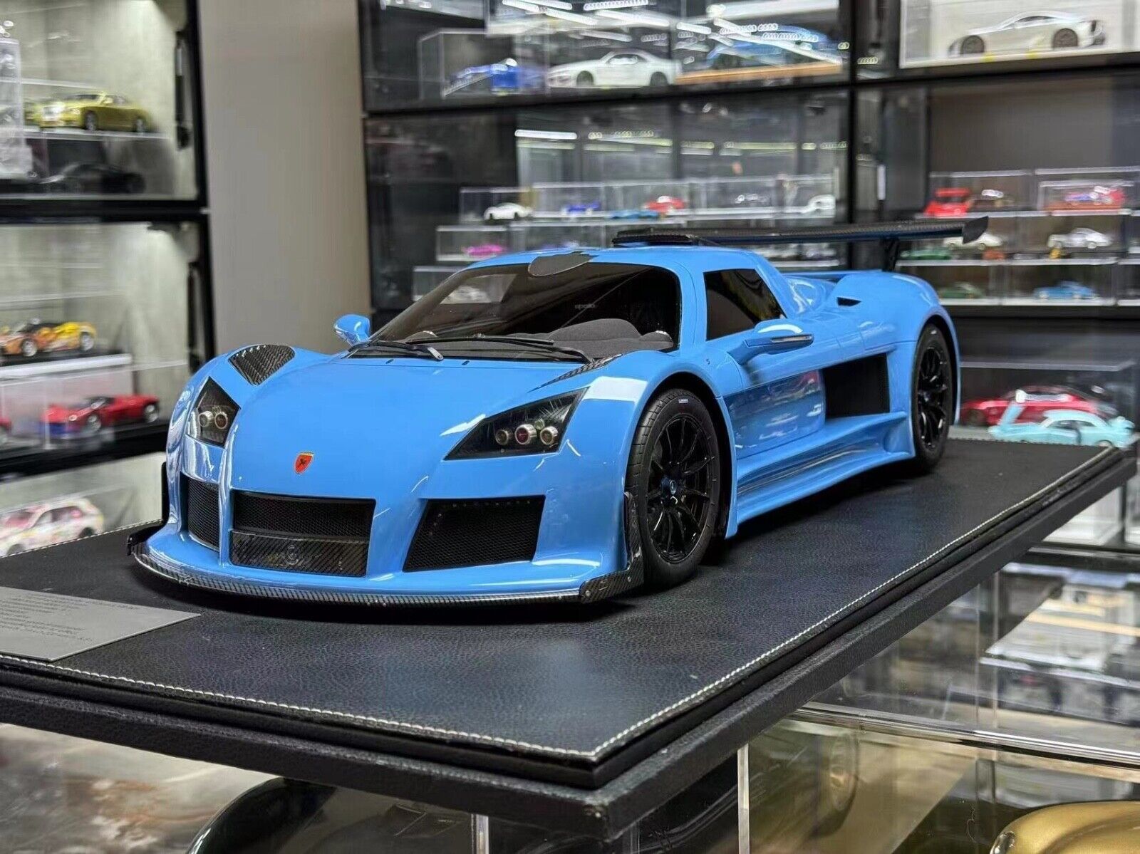 Gumpert Apollo (Blue) [Custom] 1/8 scale – Collectors Cartel