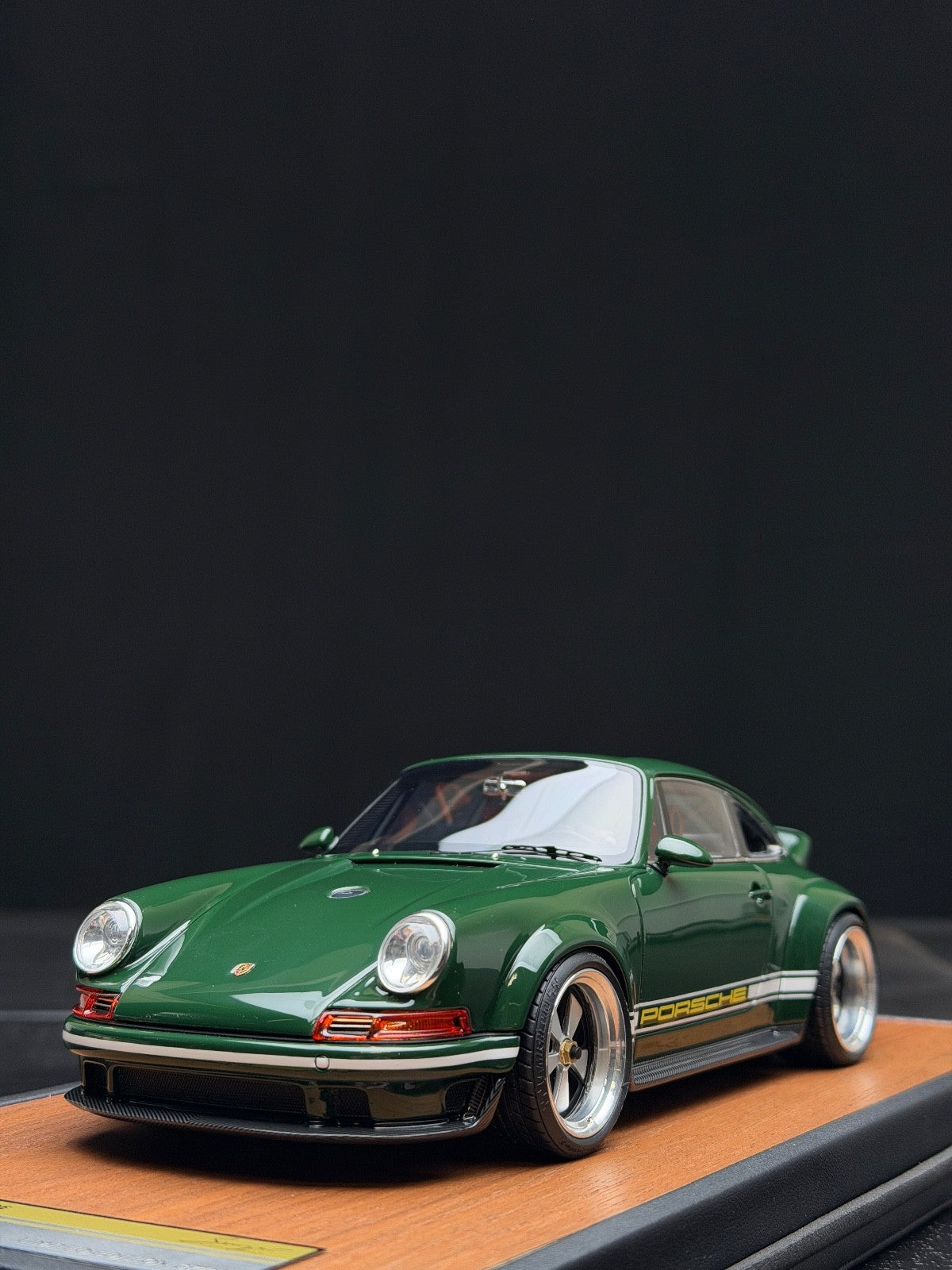 Porsche 911 Singer DLS (Dark Green) [Timothy & Pierre] 1/18 scale ...