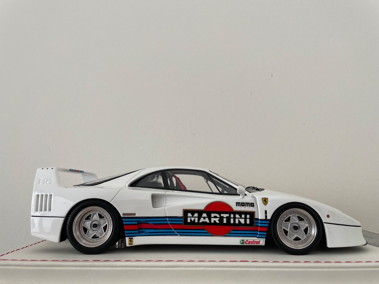 Ferrari F40 (White, Martini) [Davis & Giovanni] 1/18 scale – Collectors ...