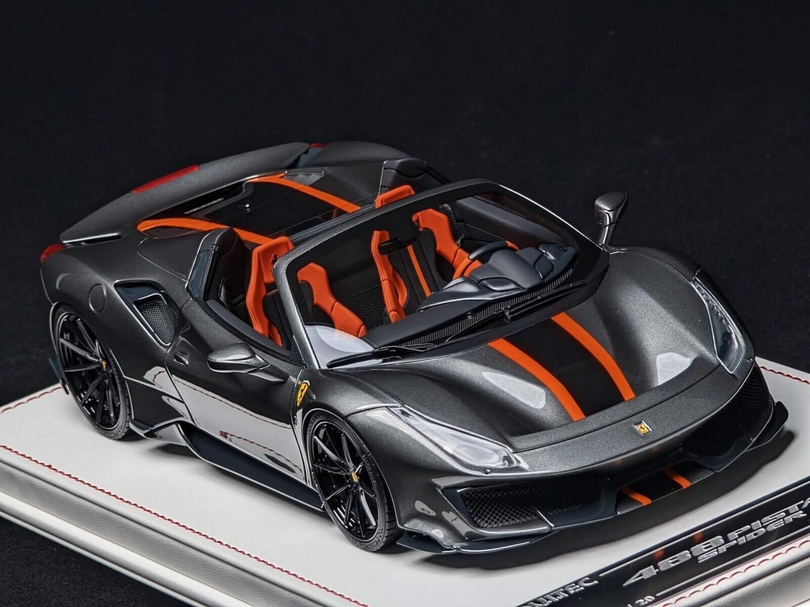 Ferrari 488 Pista Spider NOVITEC (Gray/o.stripe) [Davis & Giovanni] 1 ...