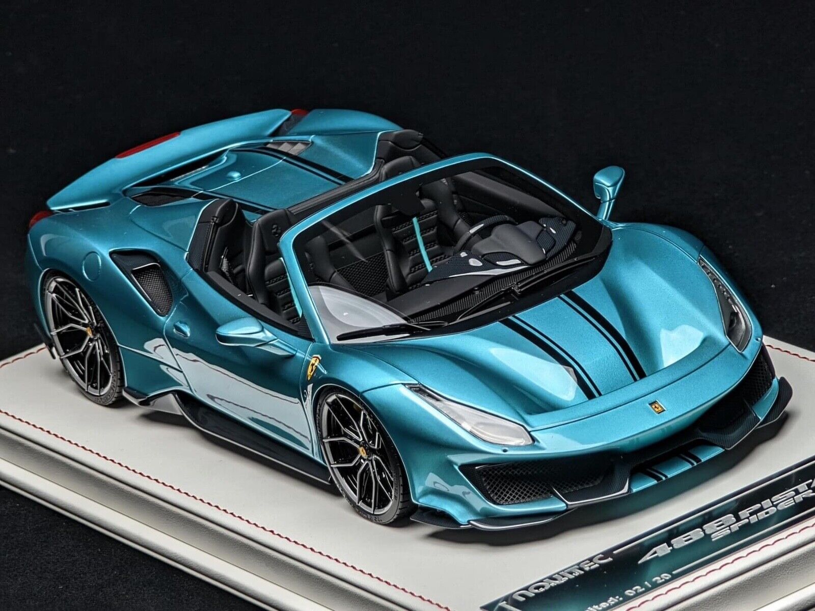 Ferrari 488 Pista Spider NOVITEC (Turquoise) [Davis & Giovanni] 1/18 s ...