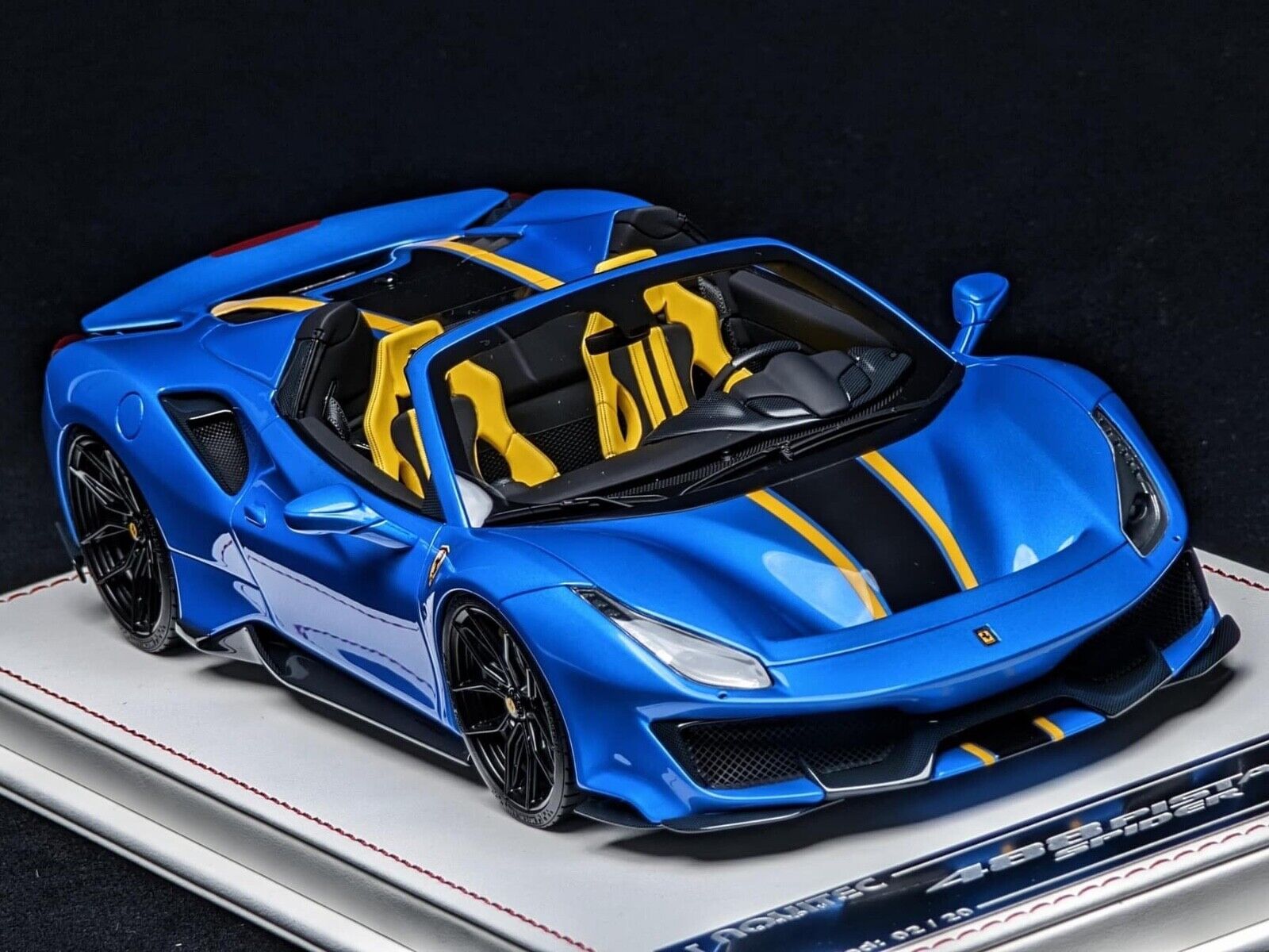 Ferrari 488 Pista Spider NOVITEC (R.Blue/y.stripe) [Davis & Giovanni ...