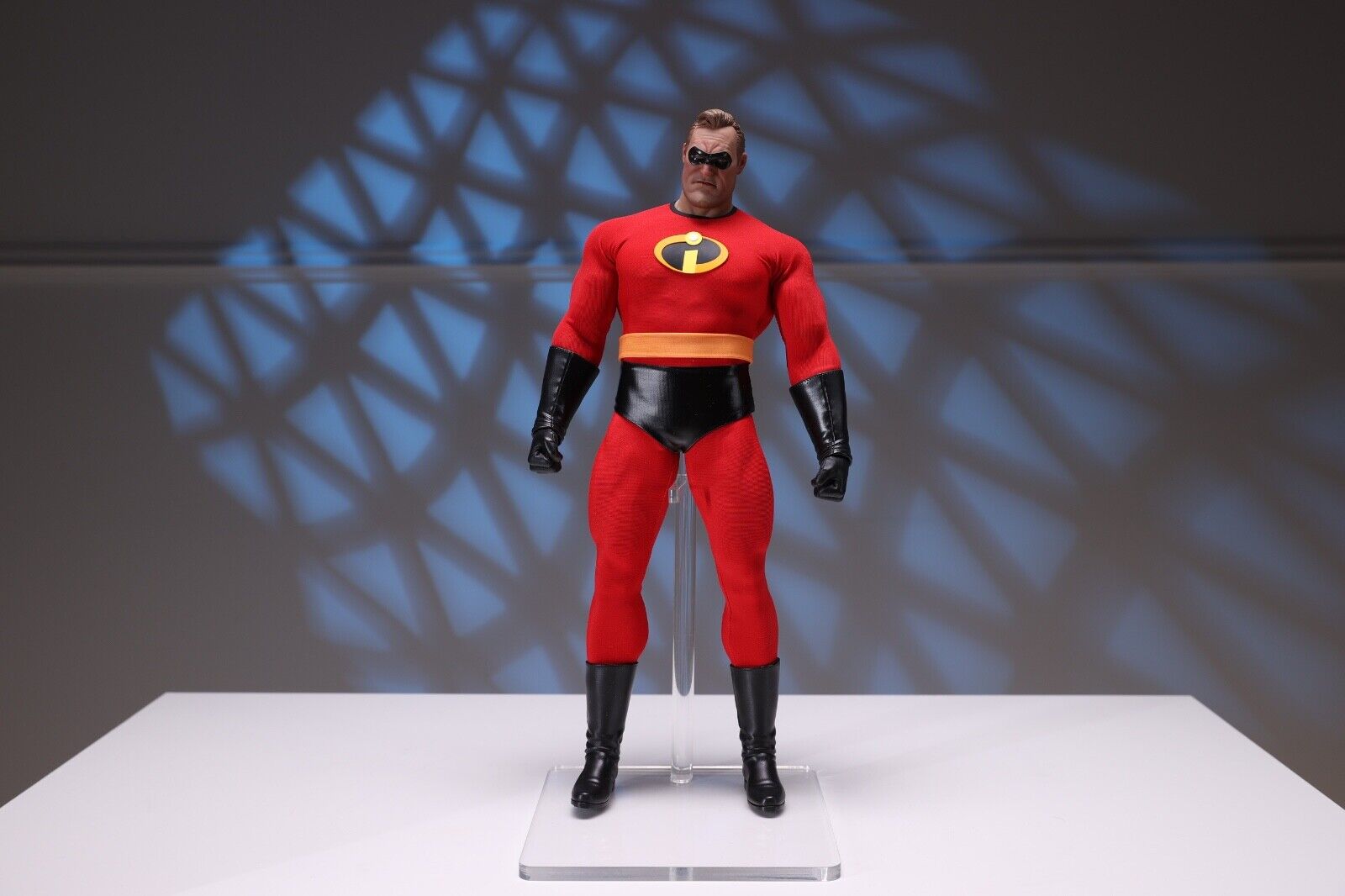 Mr. Incredible (The Incredibles) - By: ToyMan [1:6 scale] RARE ...