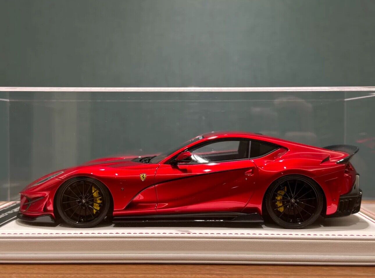 Ferrari 812 Superfast SVR (Candy Red) [Davis & Giovanni] 1/18 scale ...
