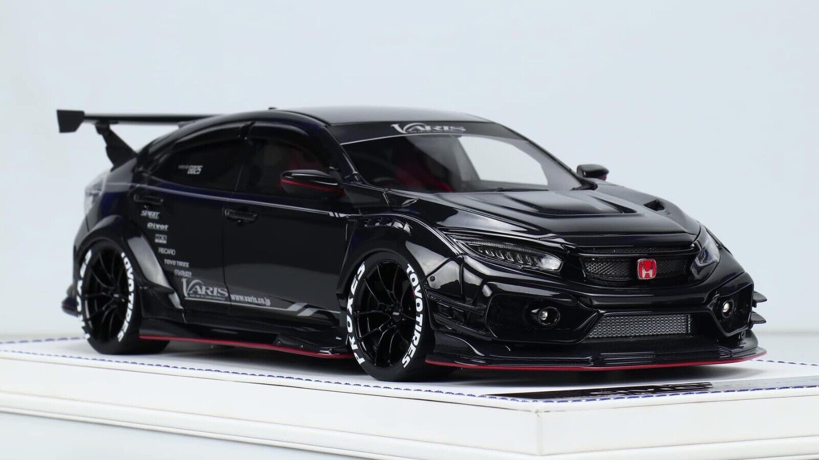 Honda Civic Type R Varis FK8 (Black) [M.S] 1:18 scale – Collectors Cartel