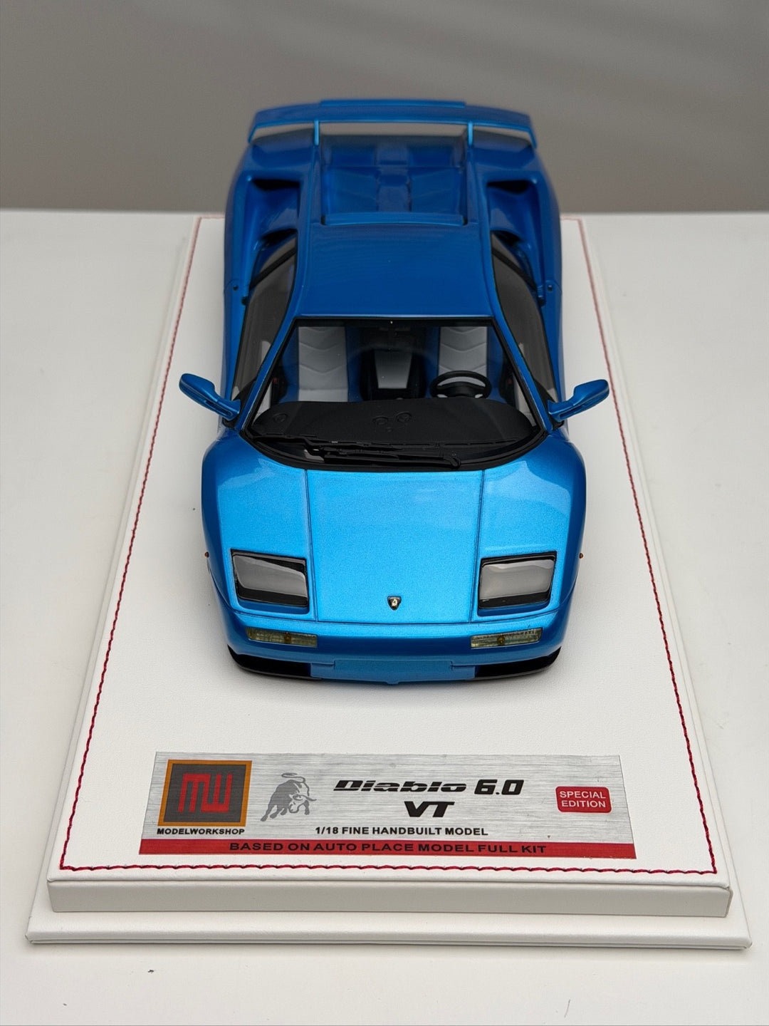 Lamborghini Diablo 6.0 VT (Blue) [APM Model] 1:18 scale – Collectors Cartel