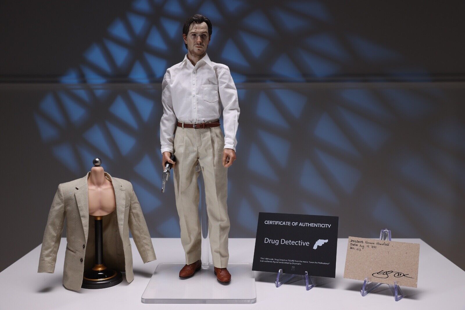 Norman Stansfield (Leon: The Professional) - By: Shumi Arts [1:6 scale ...