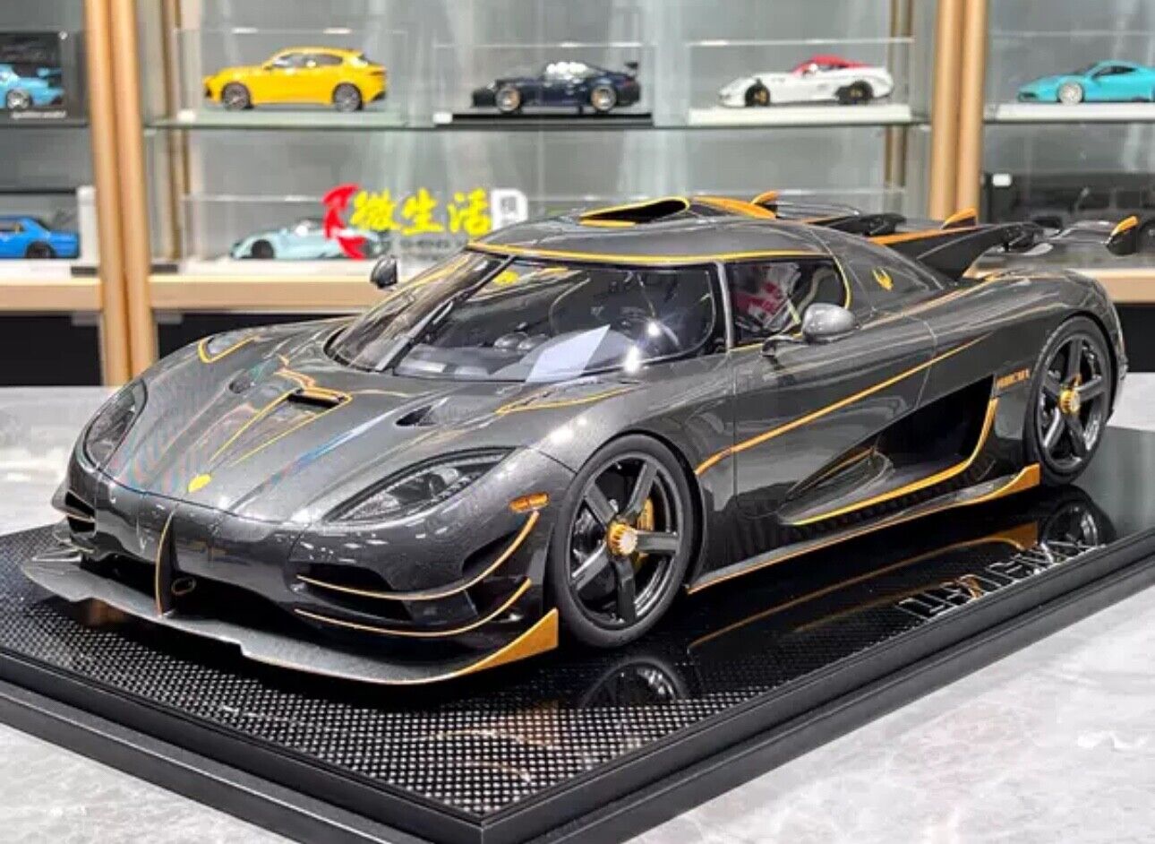 Koenigsegg Agera RS Phoenix (Exposed Carbon Fibre) [FrontiArt] 1:8 sca ...