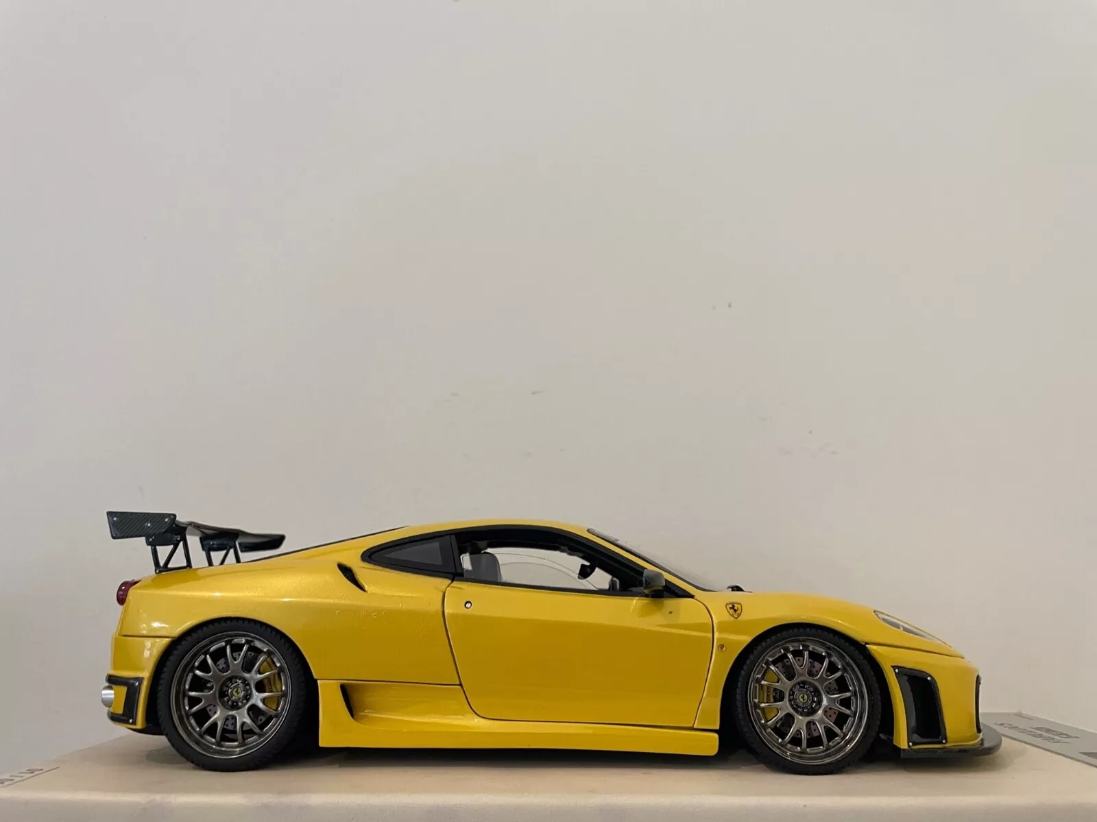 Ferrari Fabulous F430 (Yellow) {Openable} [VERSUS] 1/18 scale ...