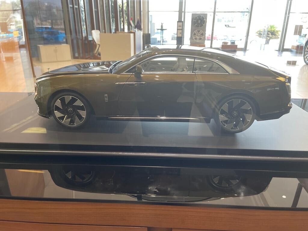 Rolls-Royce Spectre [Fully opening + Lights] By: Amalgam 1:8 scale ...