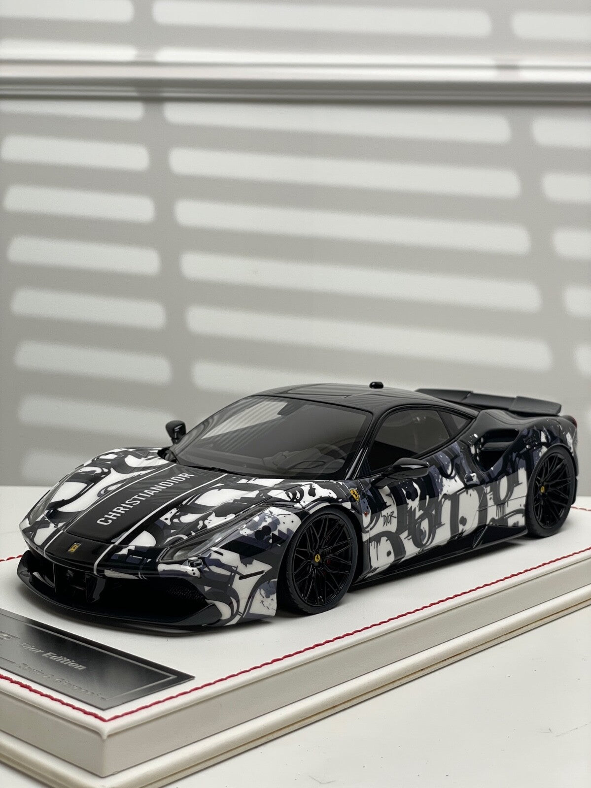Ferrari 488 GTB NOVITEC (Dior Edition) [Davis & Giovanni] 1/18 scale ...