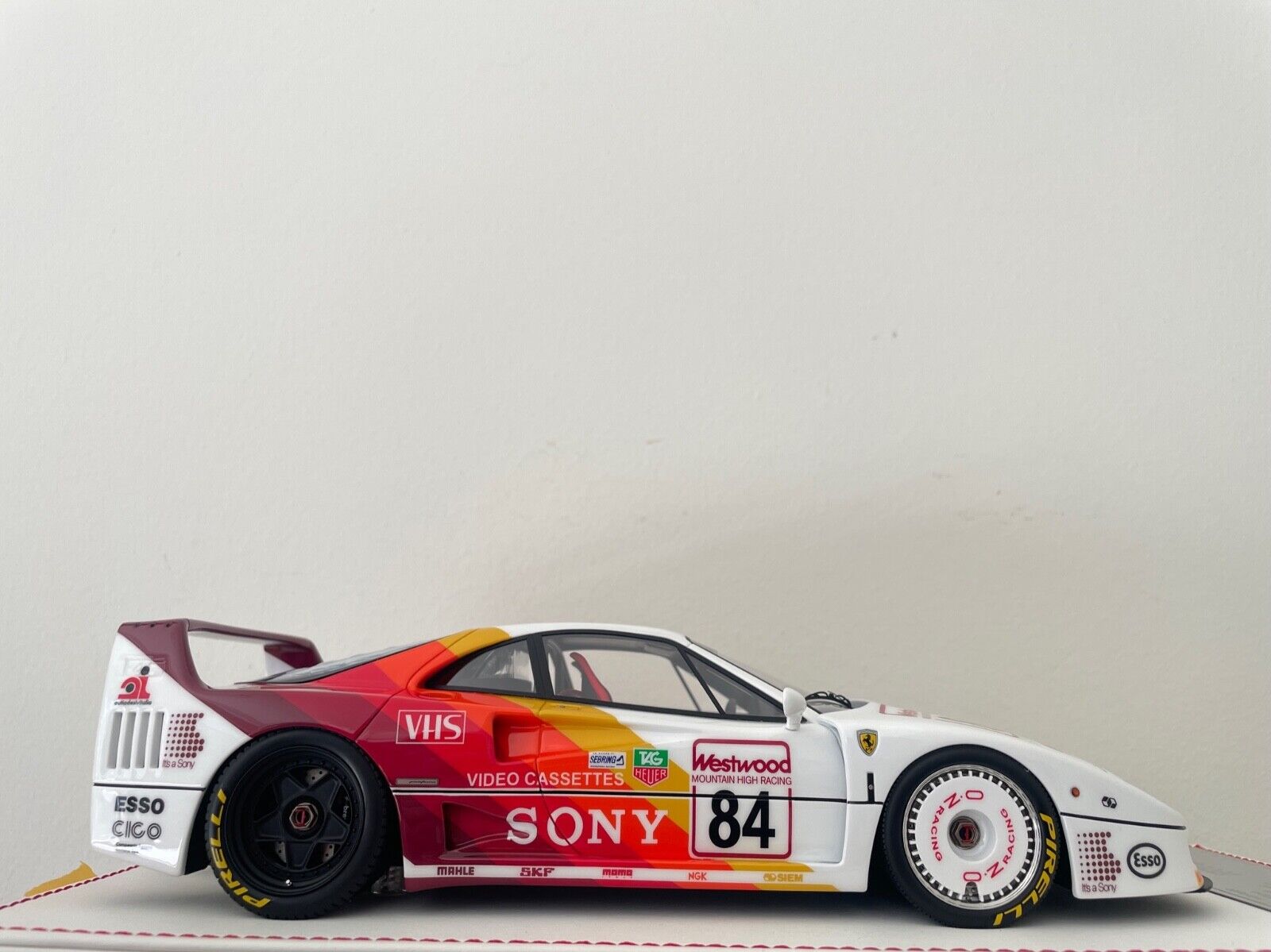 Ferrari F40 (Sony Racing Decals no. 84) [Davis & Giovanni] 1/18 scale ...