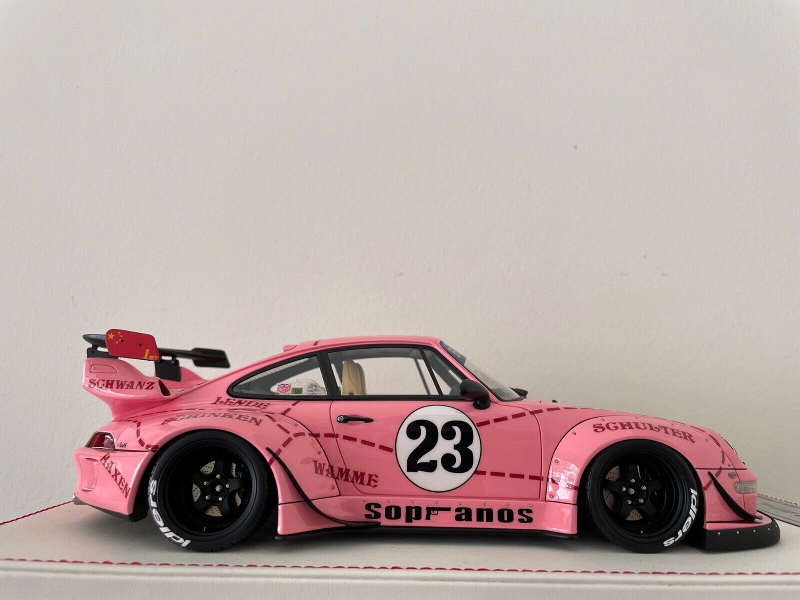 Porsche 911 993 RWB (Pink Pig) [Davis & Giovanni] 1/18 scale ...